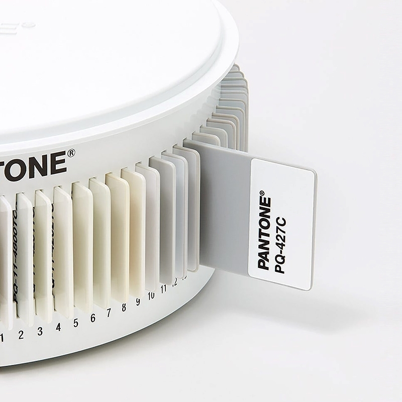 PANTONE Plastic Chips - tints & tones Collection (GRÅ2515) - Torso Kunstartikler ...